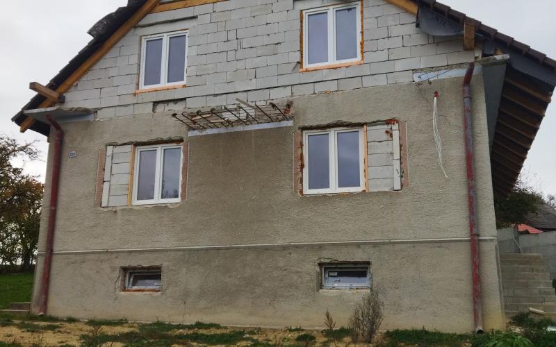 Predáme zo súhlasom majiteľa veľký prerobený dom na kopaniciach | L&P ...