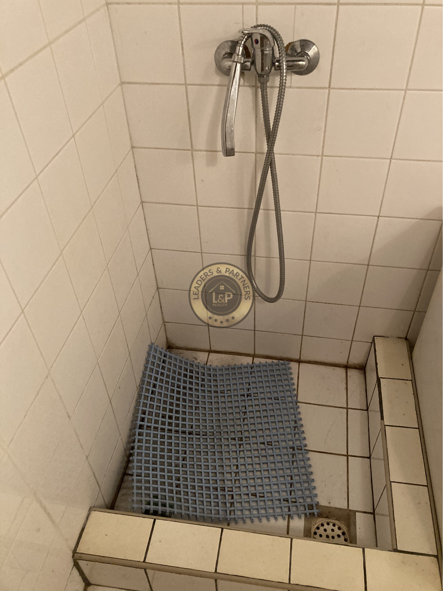 Chata priamo pod hradom Červený kameň | L&P reality