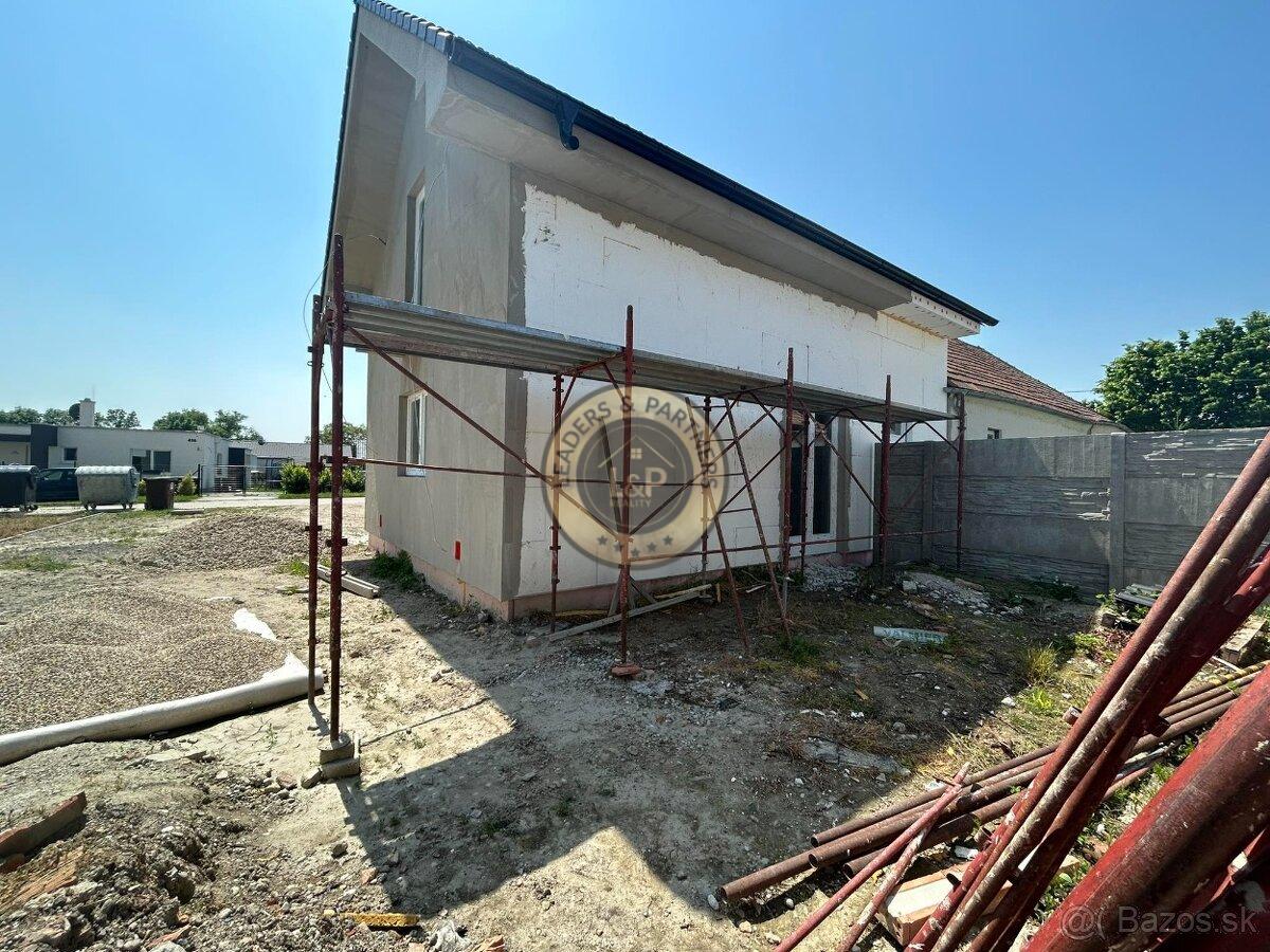 NA PREDAJ - RODINNÝ DOM - MALÁ PAKA | L&P reality